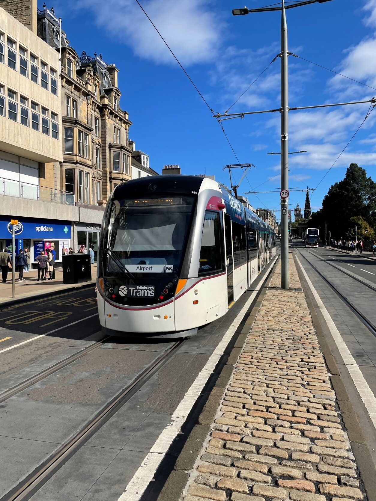 How Much Do Edinburgh Trams Cost? - Edinburgh Wizard